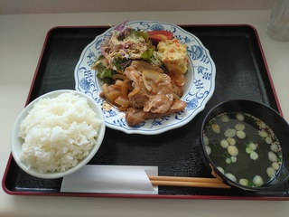 中古パソコン専門店 PCリサイクル倉庫 - DEPOSHITO DE RECYCLE -:今日の昼飯～♪